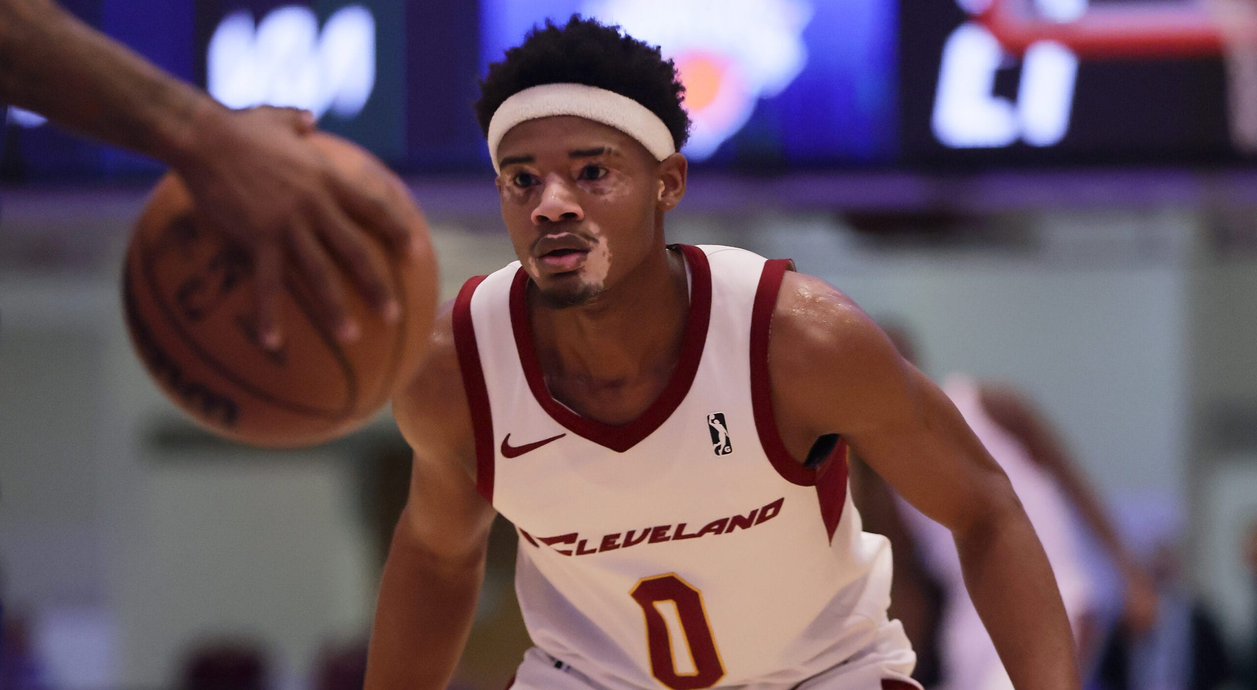 Charge Fall to Knicks - Charge Basketball