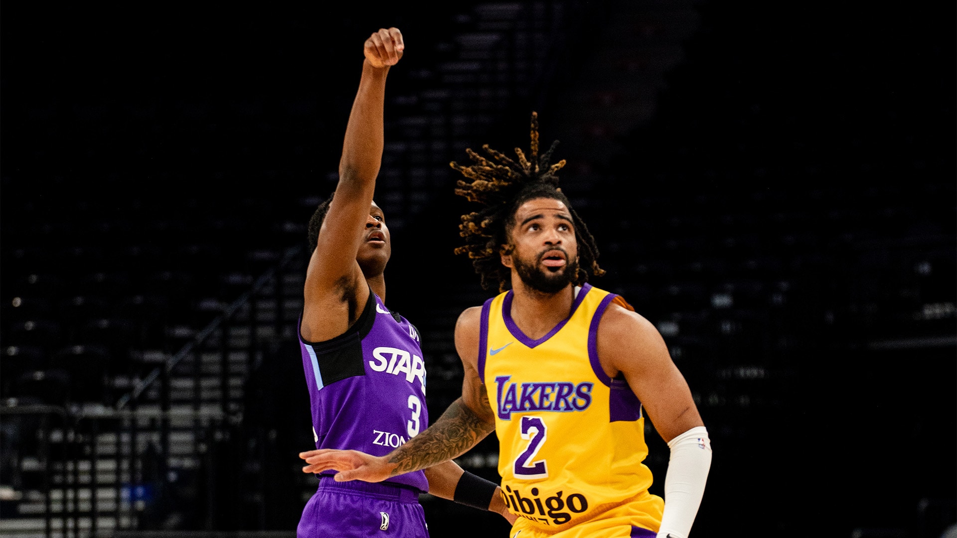 College Article Feature: Conference-leading Stars Overcome Lakers for ...