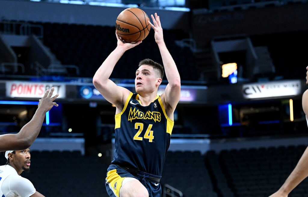 Kyle Mangas added to roster for NBA G League Up Next Game during All ...