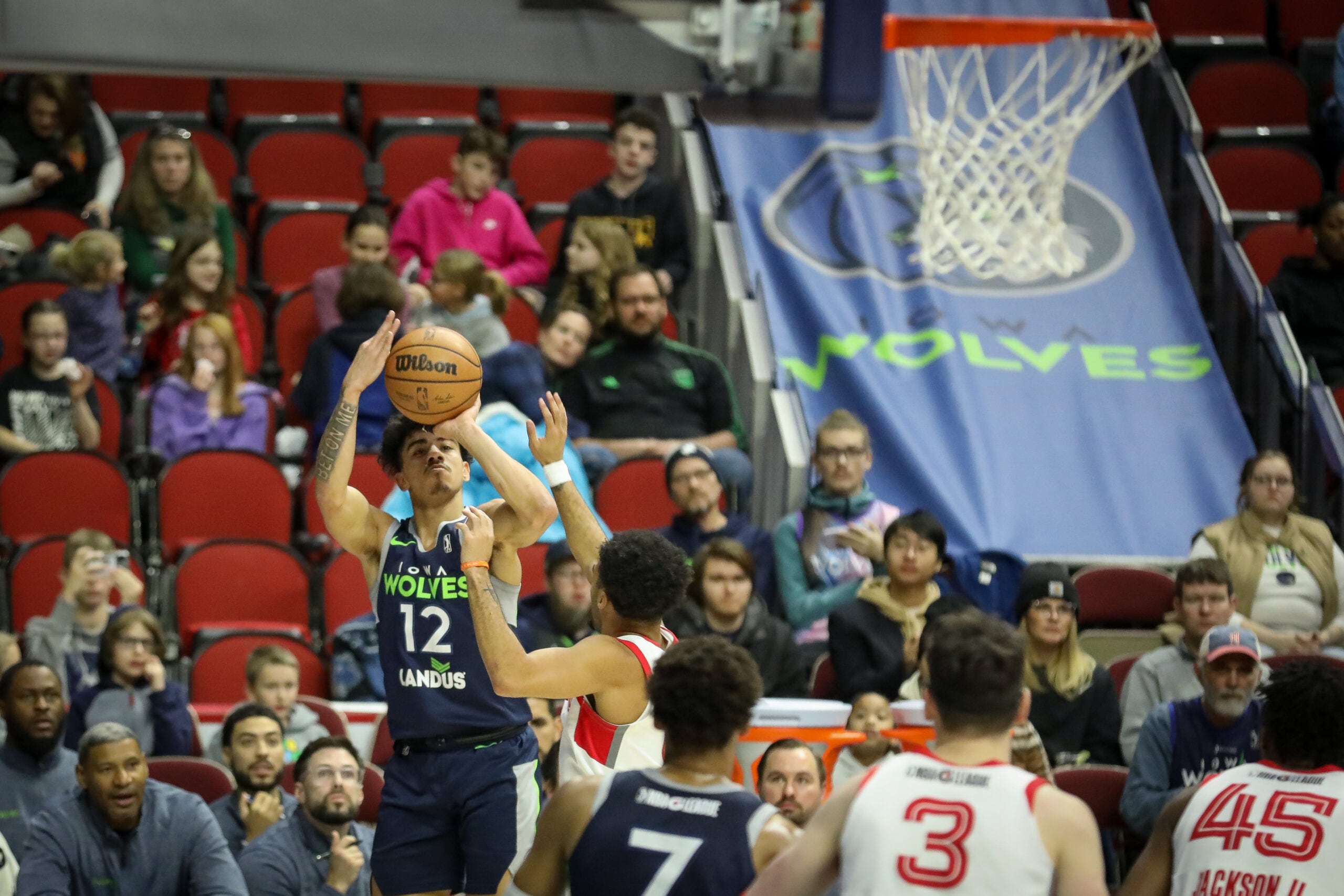 Memphis Rallies Late for Comeback Win over Iowa, 138-134 - Iowa Wolves
