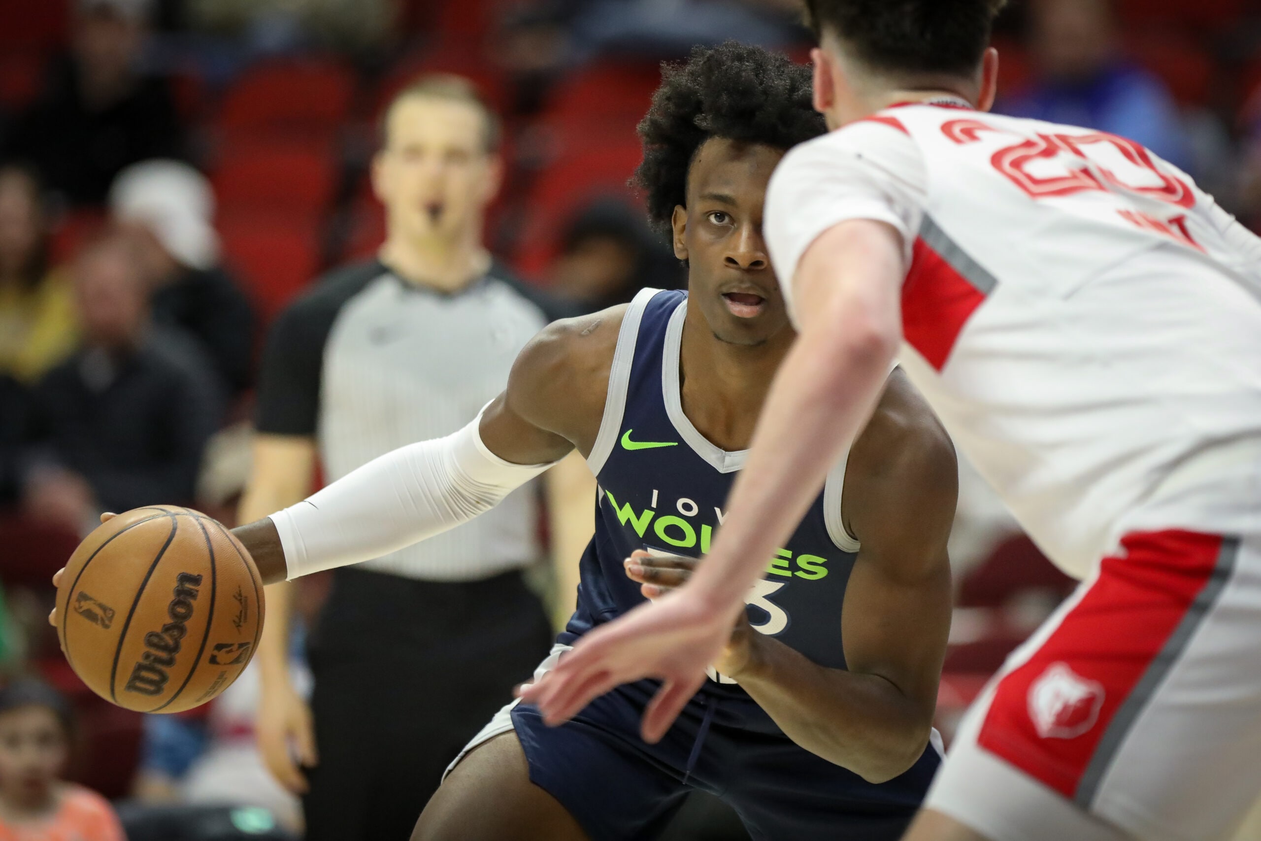 Wolves Swept by Hustle - Iowa Wolves