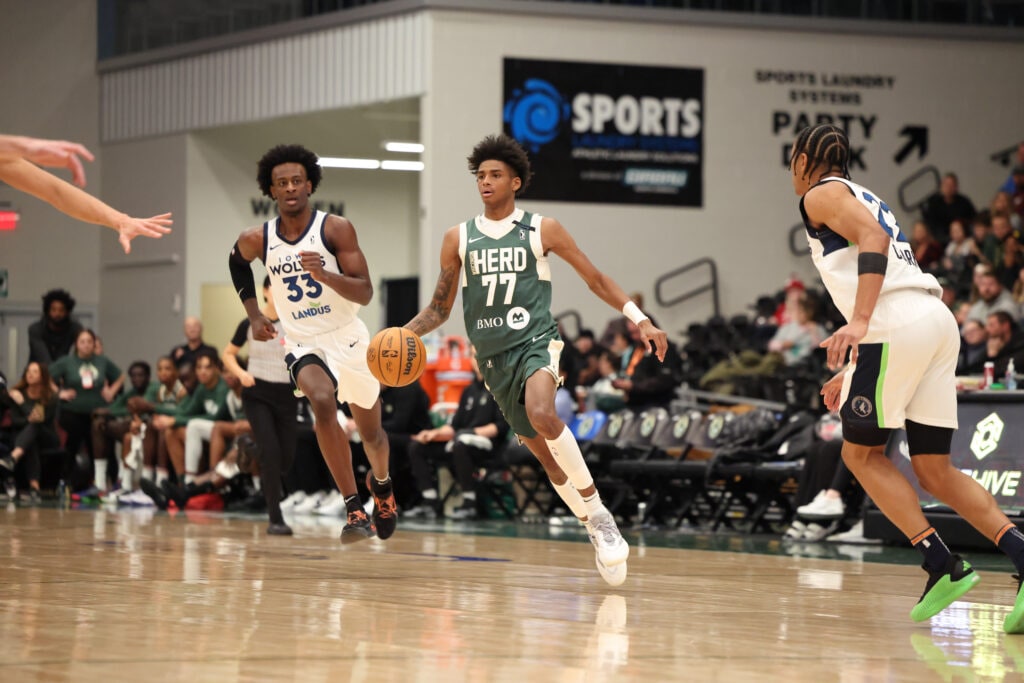 Wolves Extend Winning Streak to Five with Victory over Herd - Iowa Wolves