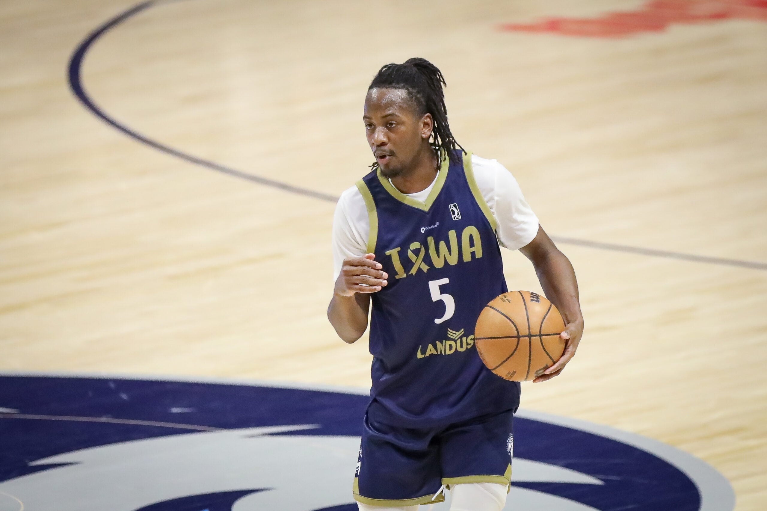 Iowa Wolves Drop Series Finale to Valley Suns - Iowa Wolves