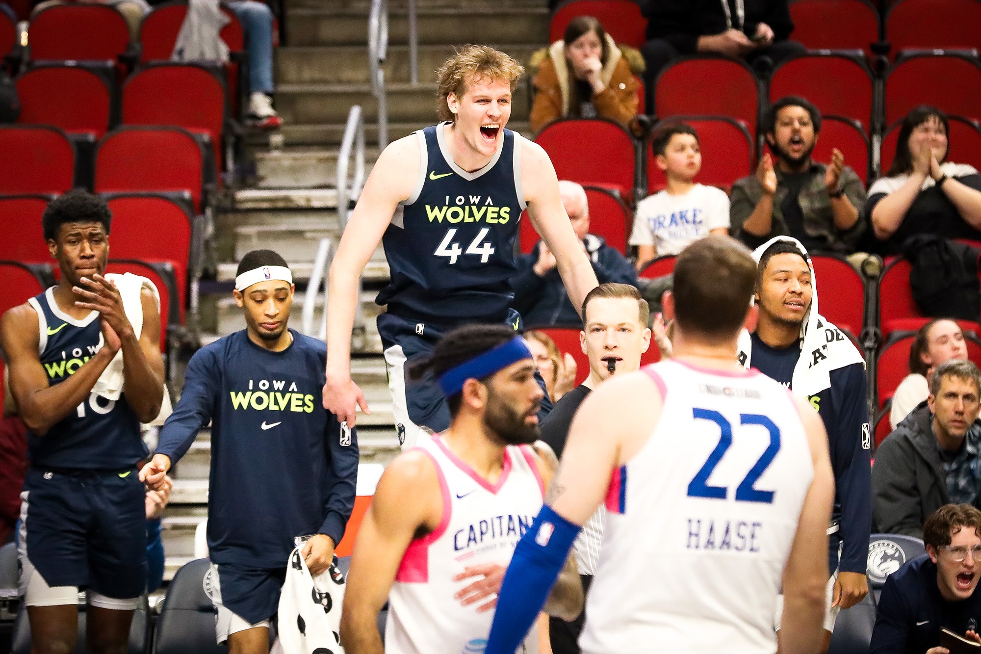 Iowa Wolves Rally to Stun Western Conference-Leading Mexico City ...