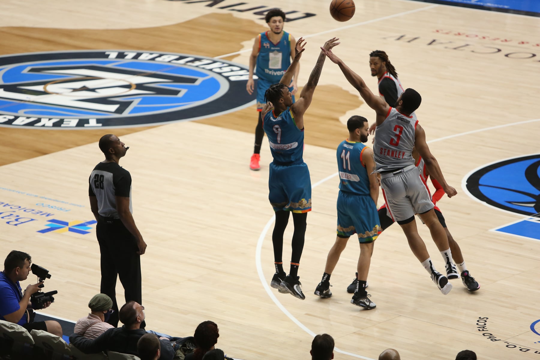 VIPERS STRIKE IN FRISCO - Texas Legends