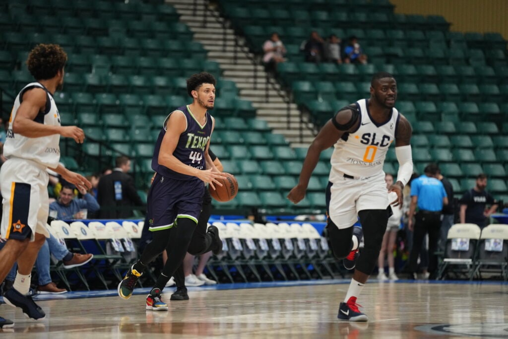 JACKSONS STAR IN TEXAS SHOOTOUT - Texas Legends