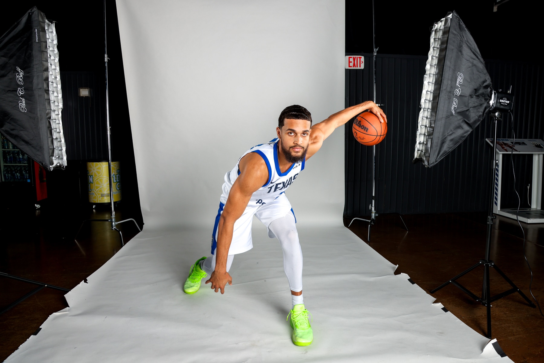 MAVERICKS SIGN JEREMIAH ROBINSON-EARL - Texas Legends