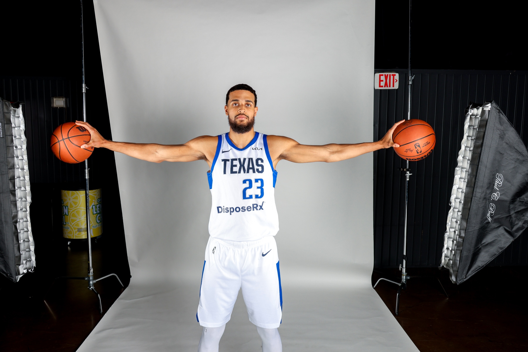 LEGENDS HOLD OFF HUSTLE TO WIN THIRD IN A ROW - Texas Legends