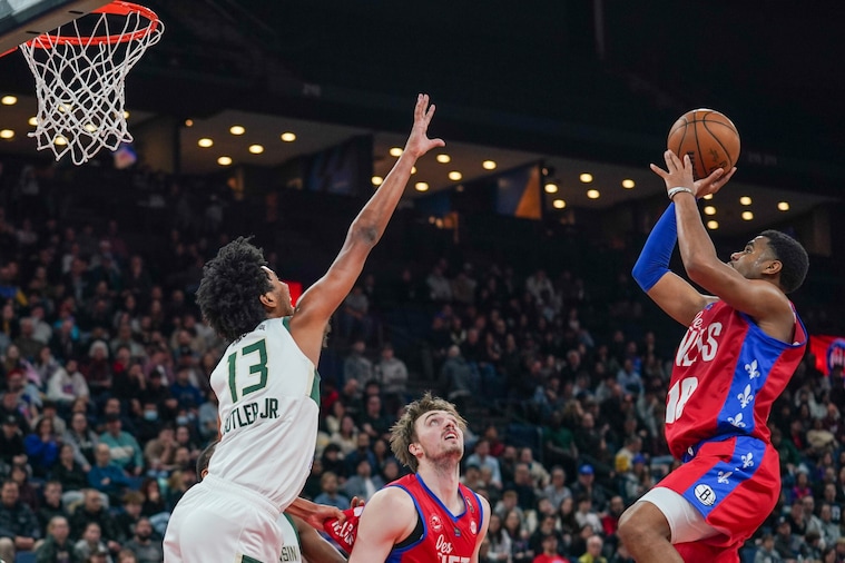 LI NETS PULL AWAY FROM HERD BEHIND CAREER NIGHT FROM MALACHI SMITH ...