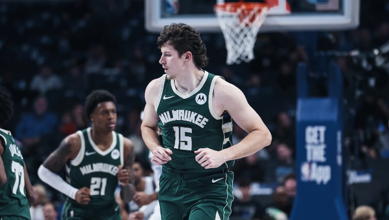 MILWAUKEE BUCKS CONVERT LIAM ROBBINS TO A TWO-WAY CONTRACT - Wisconsin Herd