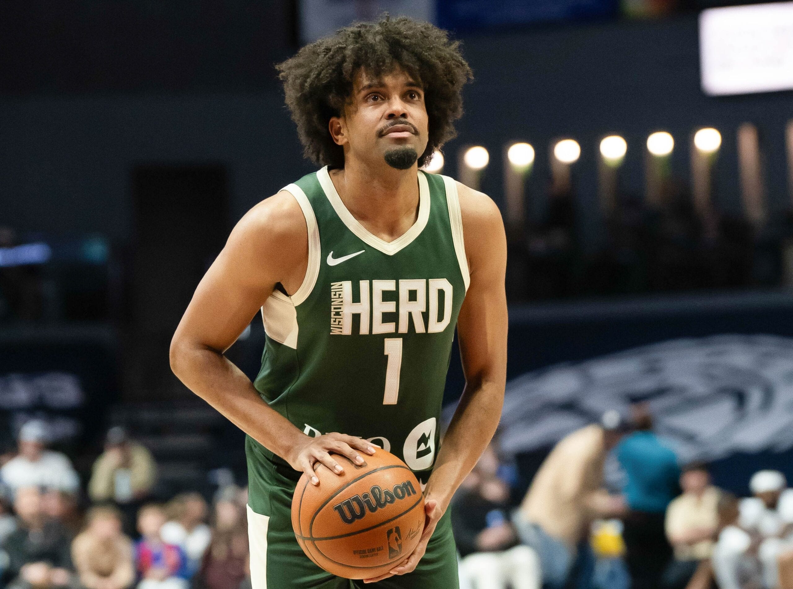 HERD DETHRONE THE KINGS, 89-87 - Wisconsin Herd