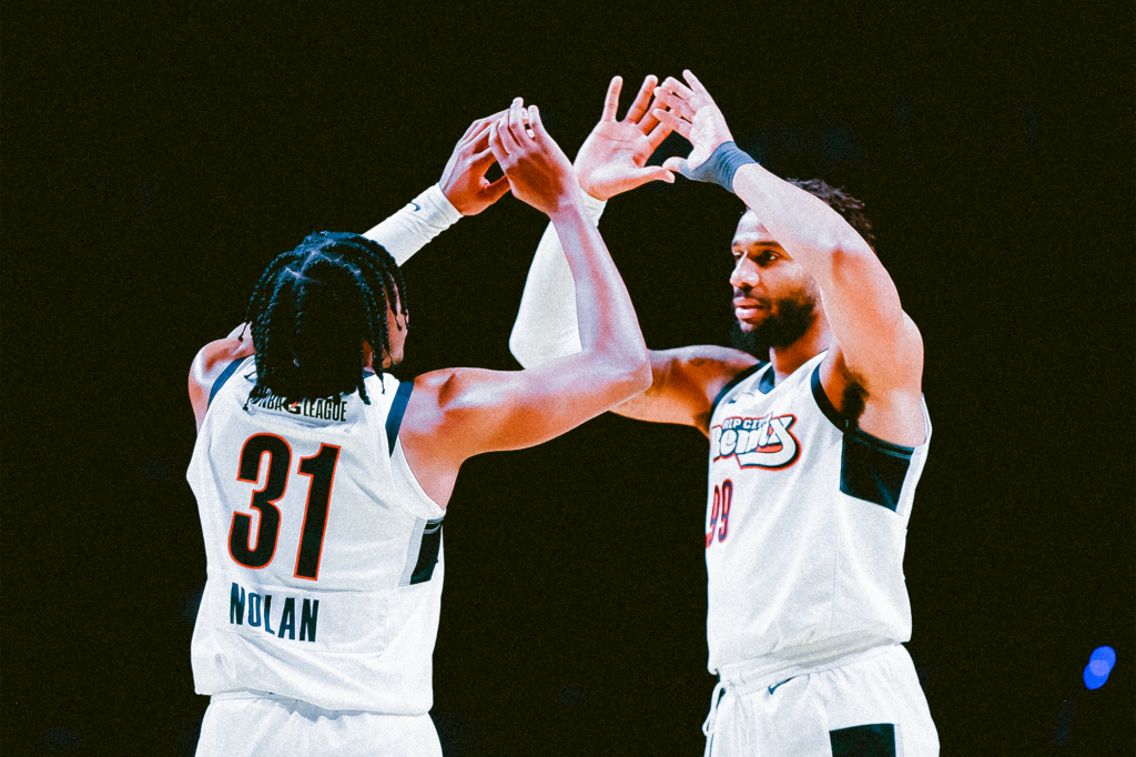 Rip City Remix defeat the Mexico City Capitanes, 118-110. - Rip City Remix